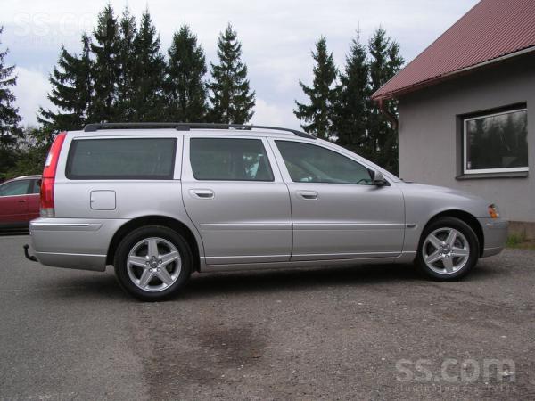 Grey Volvo V70 2005 in Riga, with an engine capacity of 2.40 L and mileage of 0 thousand km for 3650 €, photo 4 on AUTOMOTO.COM.LV
