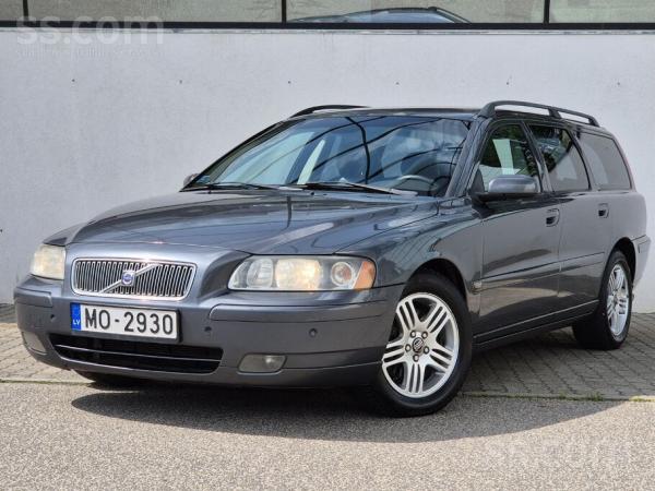 Pelēks Volvo V70 2006 Rīga, ar dzinēja tilpumu 2.40 L un nobraukumu 364 tūkst. km par 1150 €, foto 1 vietnē AUTOMOTO.COM.LV