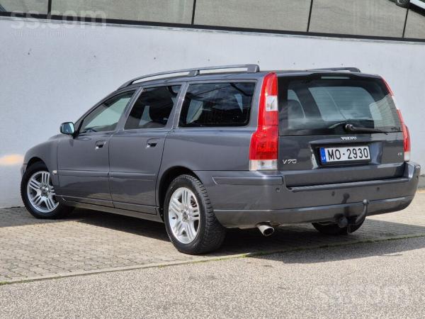 Pelēks Volvo V70 2006 Rīga, ar dzinēja tilpumu 2.40 L un nobraukumu 364 tūkst. km par 1150 €, foto 4 vietnē AUTOMOTO.COM.LV