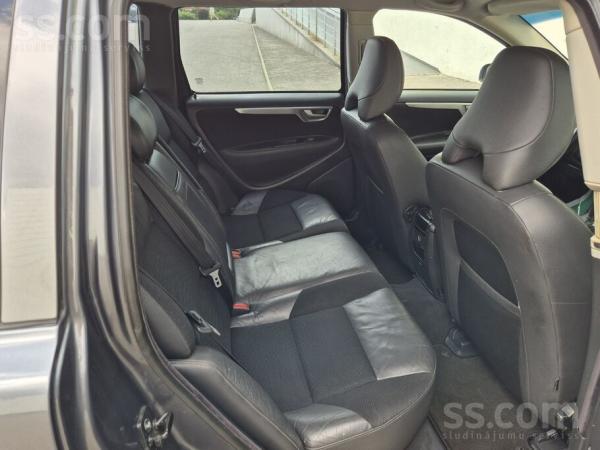 Pelēks Volvo V70 2006 Rīga, ar dzinēja tilpumu 2.40 L un nobraukumu 364 tūkst. km par 1150 €, foto 8 vietnē AUTOMOTO.COM.LV