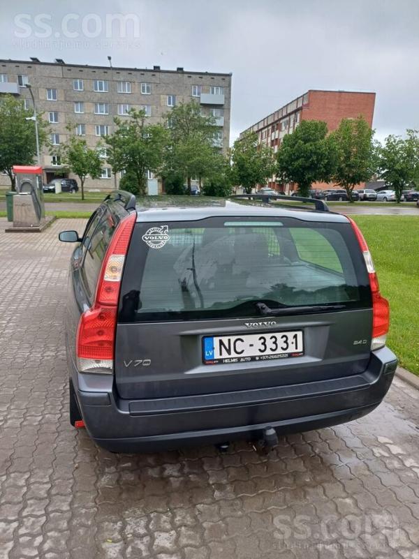 Pelēks Volvo V70 2006 Gulbene, ar dzinēja tilpumu 2.40 L un nobraukumu 395 tūkst. km par 4000 €, foto 4 vietnē AUTOMOTO.COM.LV