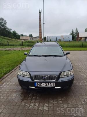 Grey Volvo V70 2006 in Gulbene, with an engine capacity of 2.40 L and mileage of 395 thousand km for 4000 €, photo 5 on AUTOMOTO.COM.LV