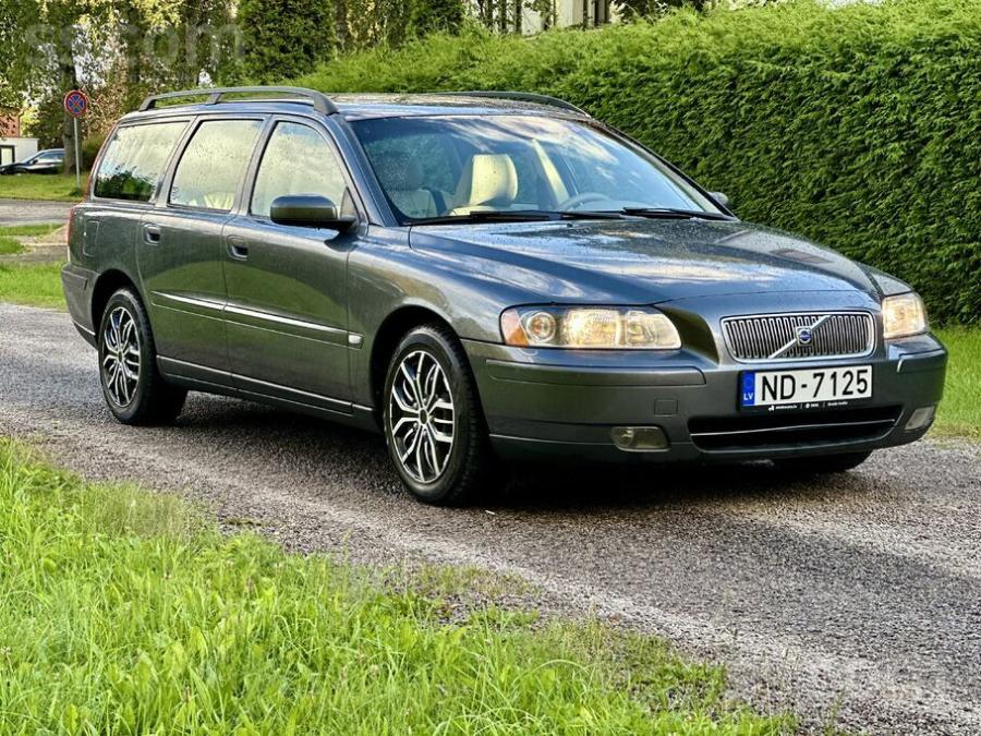 Pelēks Volvo V70 2006 Talsi, ar dzinēja tilpumu 2.40 L un nobraukumu 329 tūkst. km par 2690 €, foto 5 vietnē AUTOMOTO.COM.LV