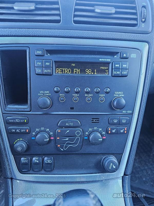 Pelēks Volvo V70 2006 Paide, ar dzinēja tilpumu 2.40 L un nobraukumu 363 tūkst. km par 3750 €, foto 11 vietnē AUTOMOTO.COM.LV