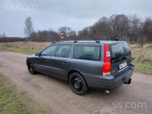 Pelēks Volvo V70 2006 Kuldīga, ar dzinēja tilpumu 2.40 L un nobraukumu 338 tūkst. km par 2390 €, foto 5 vietnē AUTOMOTO.COM.LV