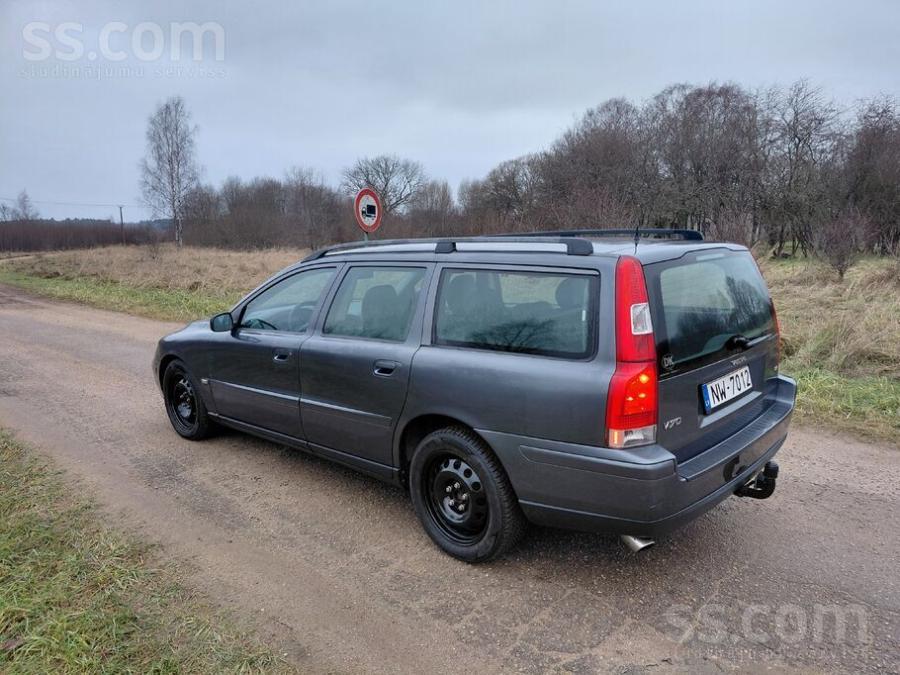 Pelēks Volvo V70 2006 Kuldīga, ar dzinēja tilpumu 2.40 L un nobraukumu 338 tūkst. km par 2390 €, foto 5 vietnē AUTOMOTO.COM.LV