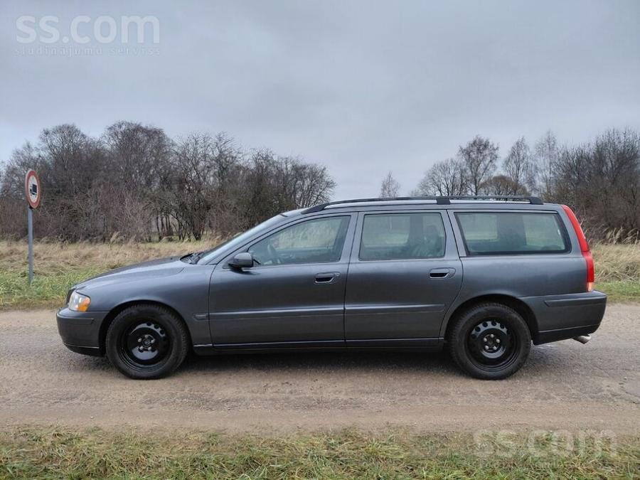 Pelēks Volvo V70 2006 Kuldīga, ar dzinēja tilpumu 2.40 L un nobraukumu 338 tūkst. km par 2390 €, foto 6 vietnē AUTOMOTO.COM.LV