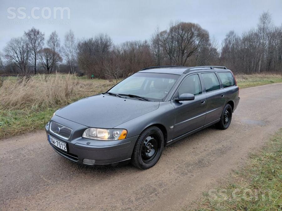 Pelēks Volvo V70 2006 Kuldīga, ar dzinēja tilpumu 2.40 L un nobraukumu 338 tūkst. km par 2390 €, foto 7 vietnē AUTOMOTO.COM.LV