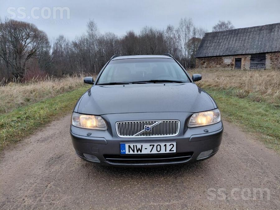 Pelēks Volvo V70 2006 Kuldīga, ar dzinēja tilpumu 2.40 L un nobraukumu 338 tūkst. km par 2390 €, foto 8 vietnē AUTOMOTO.COM.LV