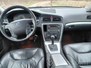 Pelēks Volvo V70 2006 Kuldīga, ar dzinēja tilpumu 2.40 L un nobraukumu 338 tūkst. km par 2390 €, foto 9 vietnē AUTOMOTO.COM.LV