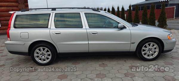 Pelēks Volvo V70 2006 Paide, ar dzinēja tilpumu 2.40 L un nobraukumu 408 tūkst. km par 4290 €, foto 3 vietnē AUTOMOTO.COM.LV