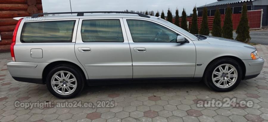 Pelēks Volvo V70 2006 Paide, ar dzinēja tilpumu 2.40 L un nobraukumu 408 tūkst. km par 4290 €, foto 3 vietnē AUTOMOTO.COM.LV