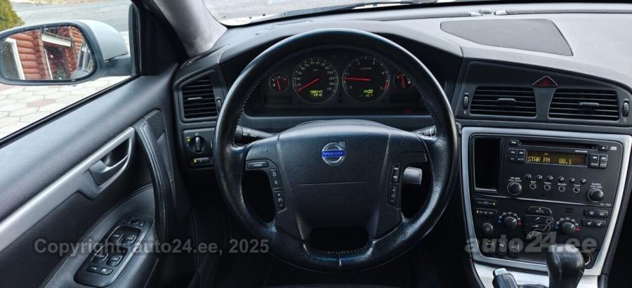 Pelēks Volvo V70 2006 Paide, ar dzinēja tilpumu 2.40 L un nobraukumu 408 tūkst. km par 4290 €, foto 15 vietnē AUTOMOTO.COM.LV