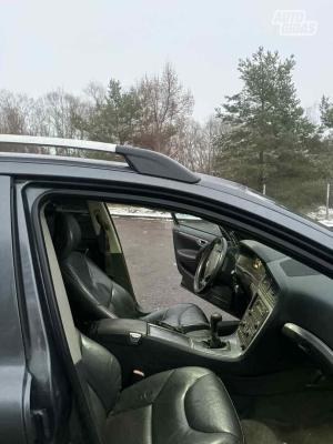 Grey Volvo V70 2006 in Vilnius, with an engine capacity of 2.40 L and mileage of 380 thousand km for 1450 €, photo 6 on AUTOMOTO.COM.LV