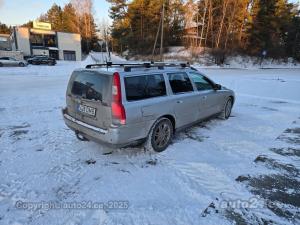 Grey Volvo V70 2006 in Tallinn, with an engine capacity of 2.40 L and mileage of 261 thousand km for 3299 €, photo 3 on AUTOMOTO.COM.LV