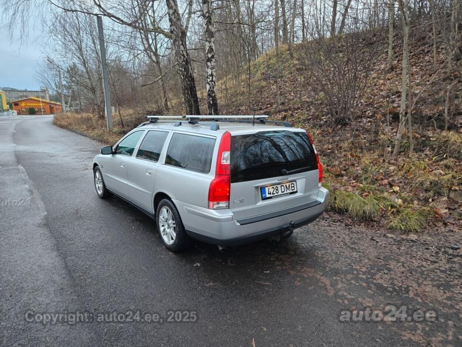 Grey Volvo V70 2006 in Tallinn, with an engine capacity of 2.40 L and mileage of 261 thousand km for 3299 €, photo 13 on AUTOMOTO.COM.LV