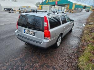 Grey Volvo V70 2006 in Tallinn, with an engine capacity of 2.40 L and mileage of 261 thousand km for 3299 €, photo 15 on AUTOMOTO.COM.LV