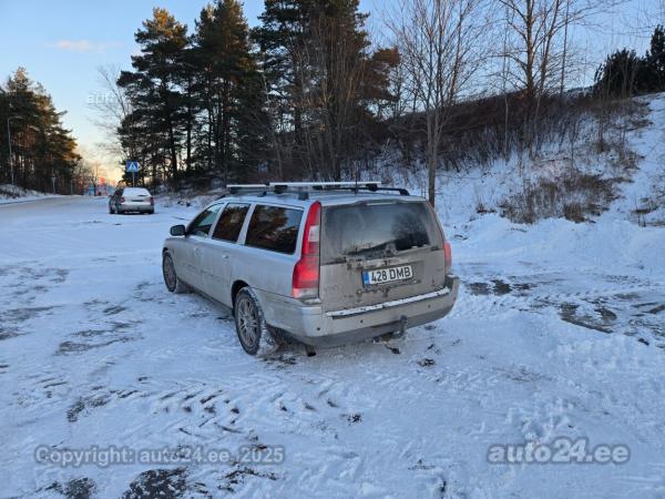 Серый Вольво В70 2006 в Таллин, объемом двигателя 2.40 л и пробегом 261 тыс. км за 3299 €, фото 4 на AUTOMOTO.COM.LV