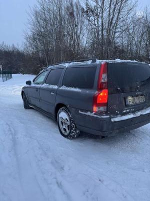 Pelēks Volvo V70 2006 Kauņa, ar dzinēja tilpumu 2.40 L un nobraukumu 260 tūkst. km par 900 €, foto 3 vietnē AUTOMOTO.COM.LV