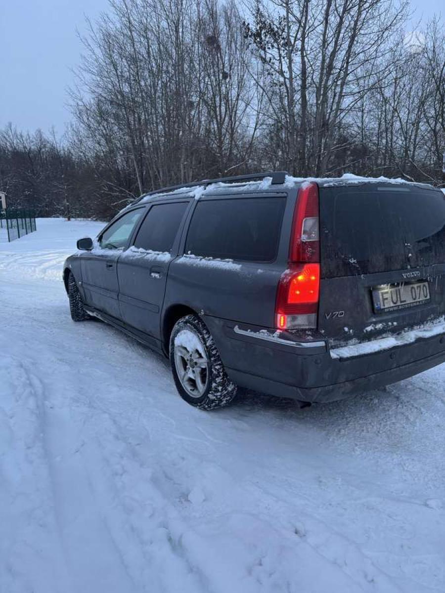 Pelēks Volvo V70 2006 Kauņa, ar dzinēja tilpumu 2.40 L un nobraukumu 260 tūkst. km par 900 €, foto 3 vietnē AUTOMOTO.COM.LV