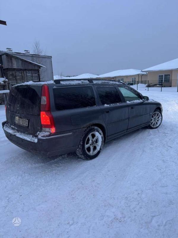 Grey Volvo V70 2006 in Kaunas, with an engine capacity of 2.40 L and mileage of 260 thousand km for 900 €, photo 5 on AUTOMOTO.COM.LV