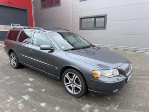 Grey Volvo V70 2006 in Vilnius, with an engine capacity of 2.40 L and mileage of 301 thousand km for 2900 €, photo  on AUTOMOTO.COM.LV