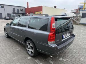 Grey Volvo V70 2006 in Vilnius, with an engine capacity of 2.40 L and mileage of 301 thousand km for 2900 €, photo 6 on AUTOMOTO.COM.LV