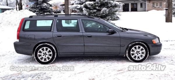 Pelēks Volvo V70 2006 Paide, ar dzinēja tilpumu 0.00 L un nobraukumu 386 tūkst. km par 3250 €, foto 2 vietnē AUTOMOTO.COM.LV