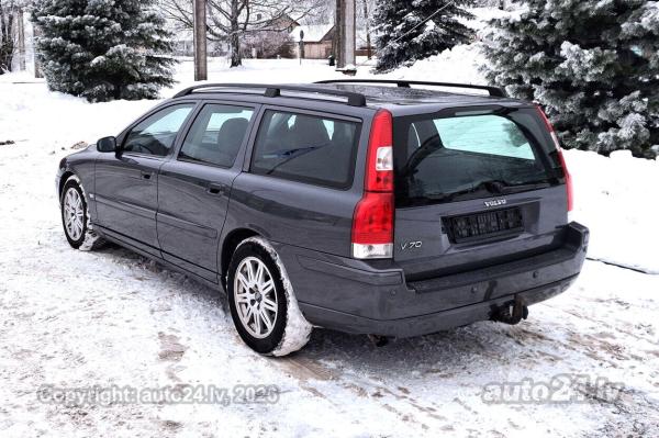 Pelēks Volvo V70 2006 Paide, ar dzinēja tilpumu 0.00 L un nobraukumu 386 tūkst. km par 3250 €, foto 4 vietnē AUTOMOTO.COM.LV
