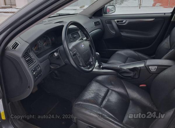 Pelēks Volvo V70 2006 Paide, ar dzinēja tilpumu 0.00 L un nobraukumu 386 tūkst. km par 3250 €, foto 6 vietnē AUTOMOTO.COM.LV