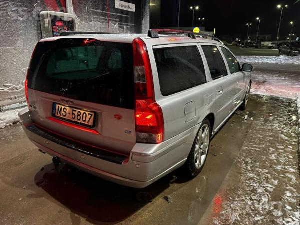 Pelēks Volvo V70 2006 Tukums, ar dzinēja tilpumu 2.40 L un nobraukumu 371 tūkst. km par 2399 €, foto 8 vietnē AUTOMOTO.COM.LV
