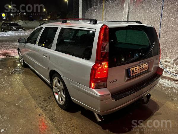 Pelēks Volvo V70 2006 Tukums, ar dzinēja tilpumu 2.40 L un nobraukumu 371 tūkst. km par 2399 €, foto 9 vietnē AUTOMOTO.COM.LV