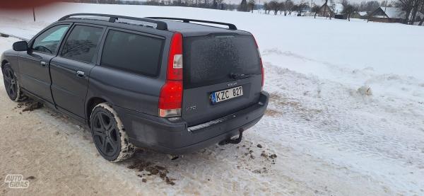 Grey Volvo V70 2006 in Ukmerge, with an engine capacity of 2.40 L and mileage of 373 thousand km for 1500 €, photo 3 on AUTOMOTO.COM.LV