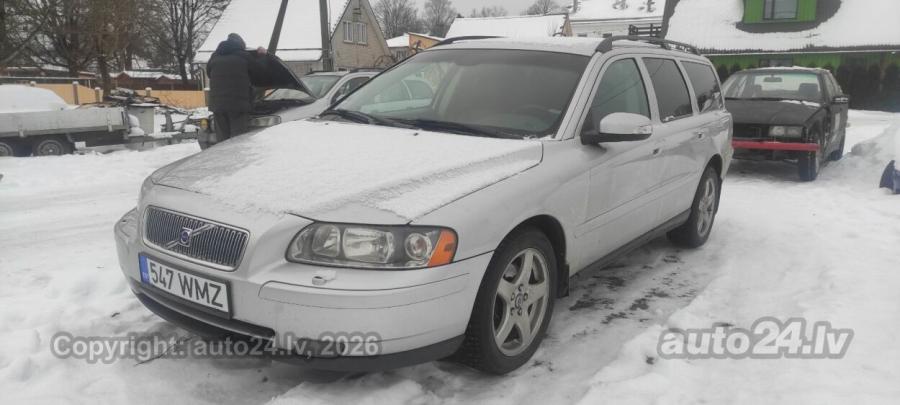 Grey Volvo V70 2006 in Tallinn, with an engine capacity of 2.40 L and mileage of 353 thousand km for 3500 €, photo 1 on AUTOMOTO.COM.LV
