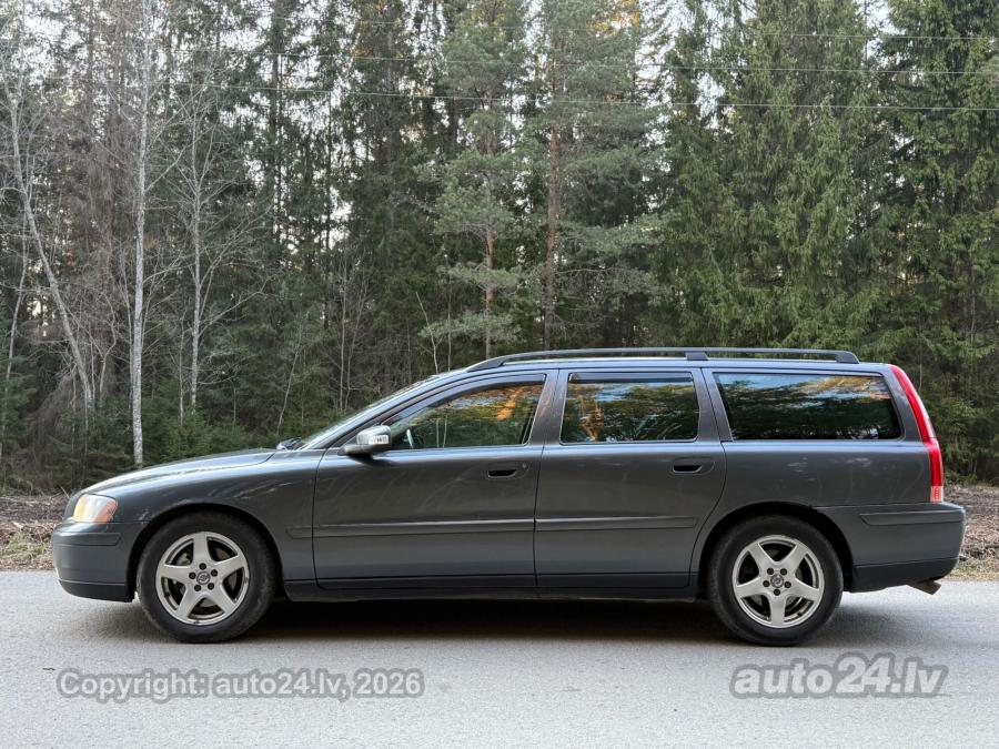 Grey Volvo V70 2006 in Tallinn, with an engine capacity of 2.40 L and mileage of 315 thousand km for 3450 €, photo 6 on AUTOMOTO.COM.LV