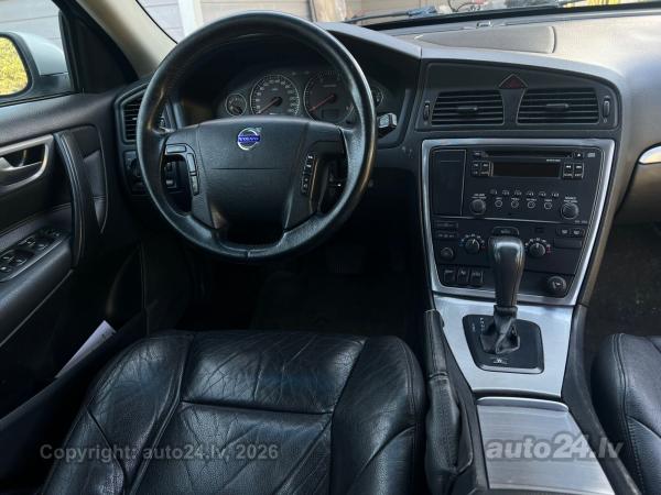 Pelēks Volvo V70 2006 Pērnava, ar dzinēja tilpumu 2.40 L un nobraukumu 534 tūkst. km par 3490 €, foto 6 vietnē AUTOMOTO.COM.LV