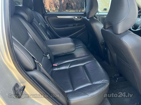 Pelēks Volvo V70 2006 Pērnava, ar dzinēja tilpumu 2.40 L un nobraukumu 534 tūkst. km par 3490 €, foto 7 vietnē AUTOMOTO.COM.LV