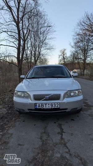 Grey Volvo V70 2006 in Vilnius, with an engine capacity of 2.40 L and mileage of 454 thousand km for 2300 €, photo 3 on AUTOMOTO.COM.LV