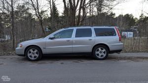 Grey Volvo V70 2006 in Vilnius, with an engine capacity of 2.40 L and mileage of 454 thousand km for 2300 €, photo 4 on AUTOMOTO.COM.LV