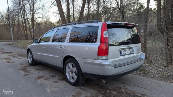 Grey Volvo V70 2006 in Vilnius, with an engine capacity of 2.40 L and mileage of 454 thousand km for 2300 €, photo 4 on AUTOMOTO.COM.LV