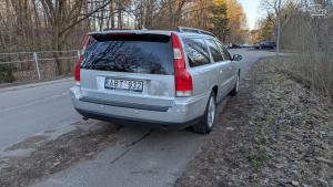 Grey Volvo V70 2006 in Vilnius, with an engine capacity of 2.40 L and mileage of 454 thousand km for 2300 €, photo 6 on AUTOMOTO.COM.LV