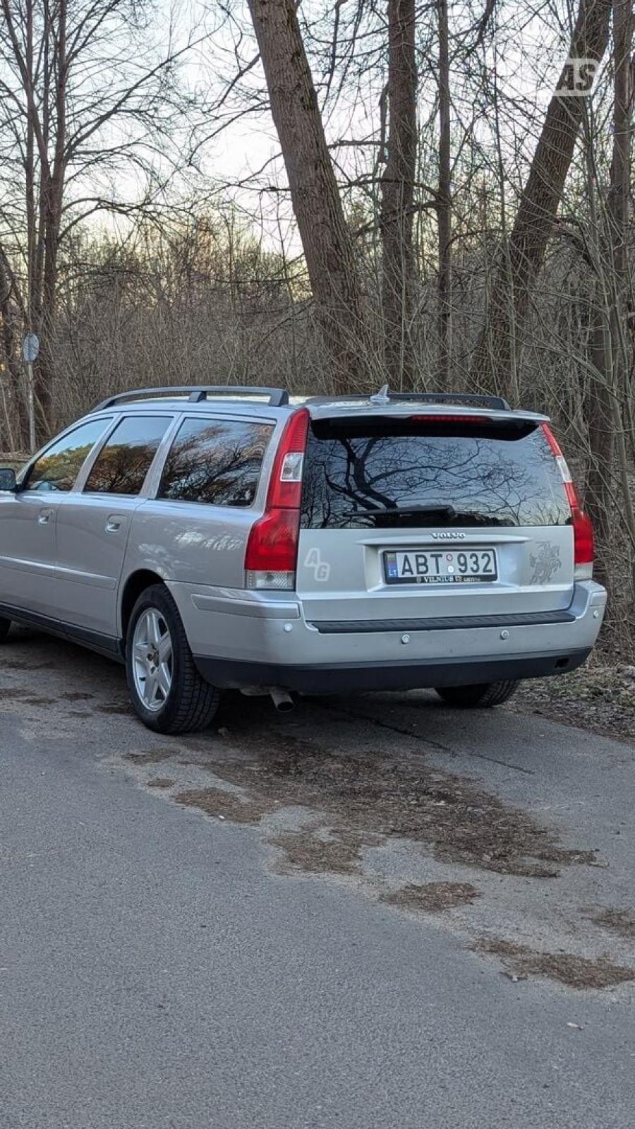 Grey Volvo V70 2006 in Vilnius, with an engine capacity of 2.40 L and mileage of 454 thousand km for 2300 €, photo 7 on AUTOMOTO.COM.LV
