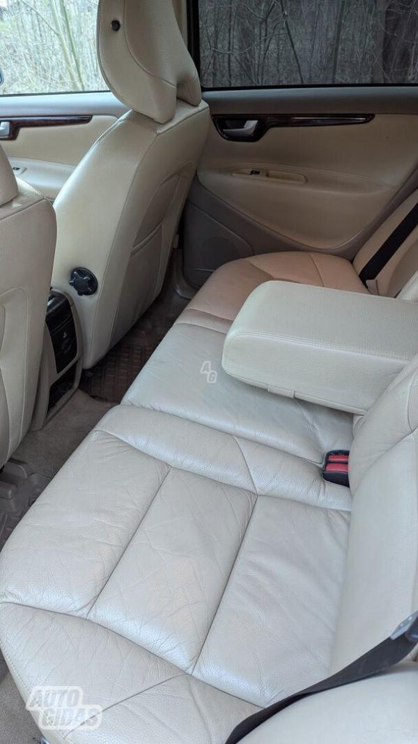Grey Volvo V70 2006 in Vilnius, with an engine capacity of 2.40 L and mileage of 454 thousand km for 2300 €, photo 7 on AUTOMOTO.COM.LV