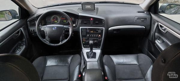 Pelēks Volvo V70 2006 Alīta, ar dzinēja tilpumu 2.40 L un nobraukumu 495 tūkst. km par 1990 €, foto 9 vietnē AUTOMOTO.COM.LV