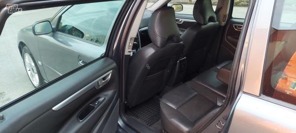 Pelēks Volvo V70 2006 Alīta, ar dzinēja tilpumu 2.40 L un nobraukumu 495 tūkst. km par 1990 €, foto 10 vietnē AUTOMOTO.COM.LV