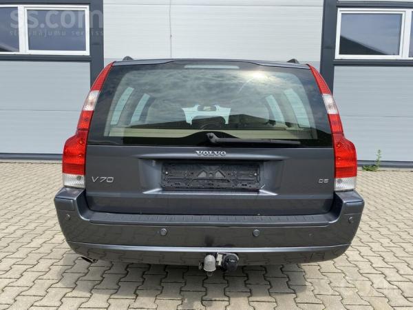 Pelēks Volvo V70 2006 Balvi, ar dzinēja tilpumu 2.40 L un nobraukumu 351 tūkst. km par 2440 €, foto 6 vietnē AUTOMOTO.COM.LV