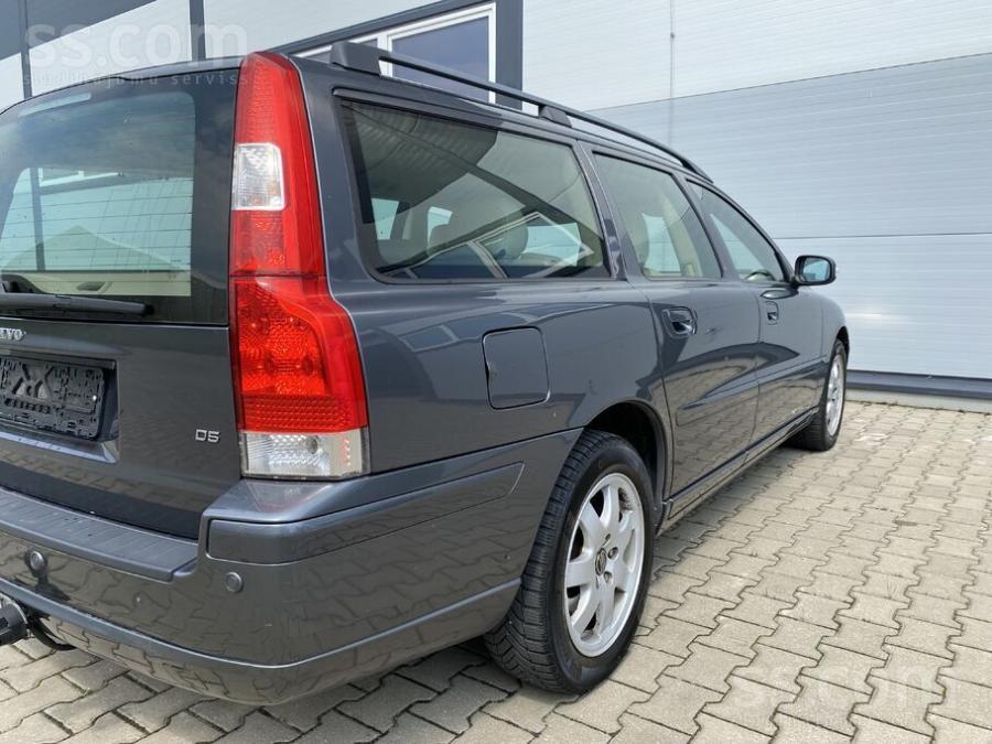 Grey Volvo V70 2006 in Balvi, with an engine capacity of 2.40 L and mileage of 351 thousand km for 2440 €, photo 8 on AUTOMOTO.COM.LV