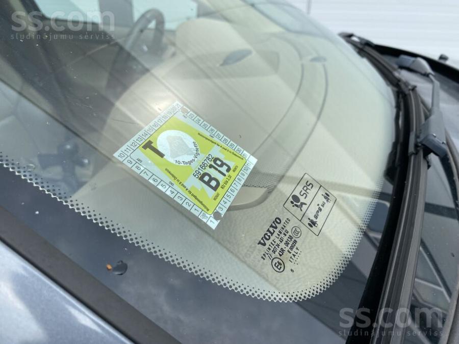 Grey Volvo V70 2006 in Balvi, with an engine capacity of 2.40 L and mileage of 351 thousand km for 2440 €, photo 13 on AUTOMOTO.COM.LV