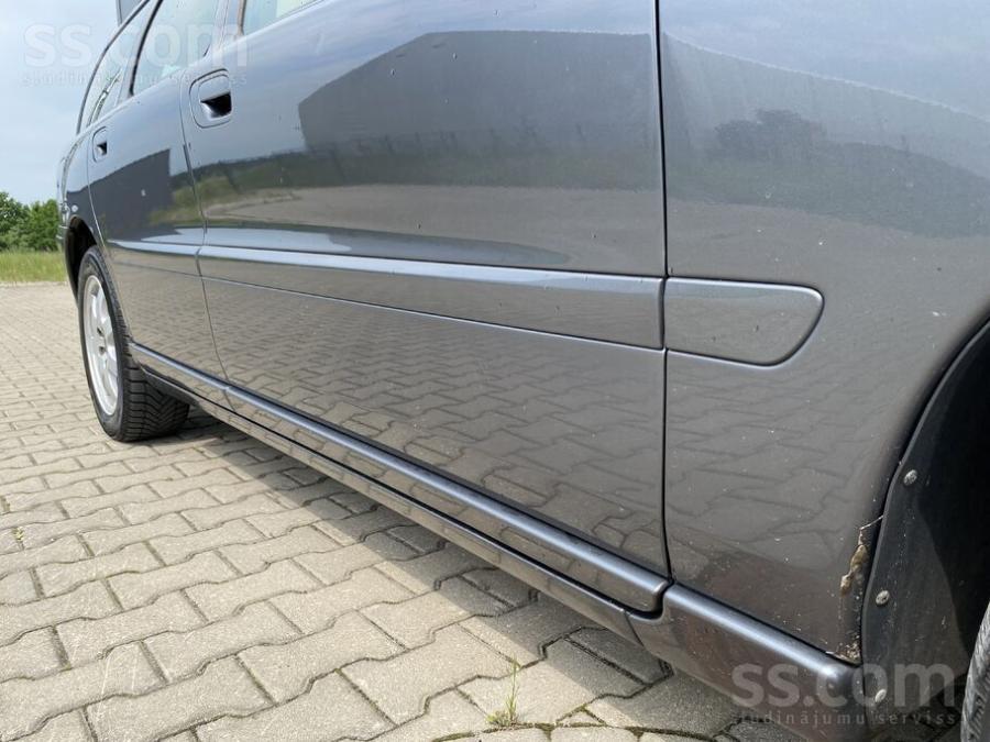 Grey Volvo V70 2006 in Balvi, with an engine capacity of 2.40 L and mileage of 351 thousand km for 2440 €, photo 14 on AUTOMOTO.COM.LV