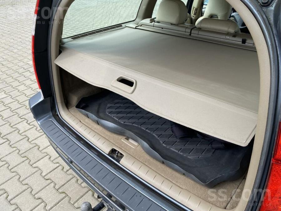 Grey Volvo V70 2006 in Balvi, with an engine capacity of 2.40 L and mileage of 351 thousand km for 2440 €, photo 19 on AUTOMOTO.COM.LV